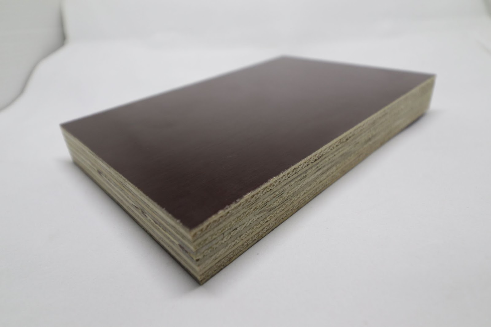 Uso do compensado naval em ambientes úmidos - Relvaplac Compensados